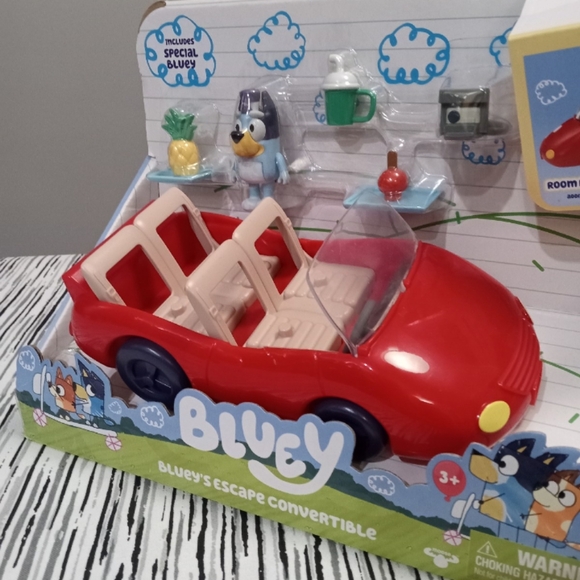 Disney | Toys | Bluey Family And Friends Escape Convertible | Poshmark
